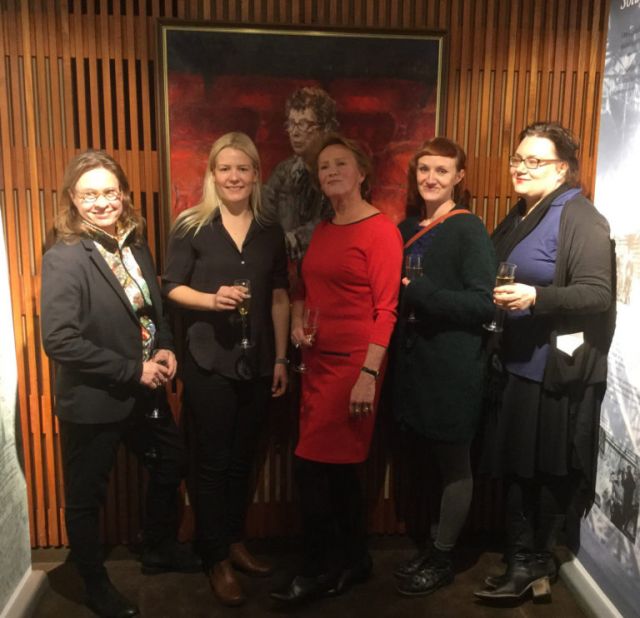 Esters pris | Vivicas Vänner | Teaterstiftelsen Vivicas Vänner säätiö